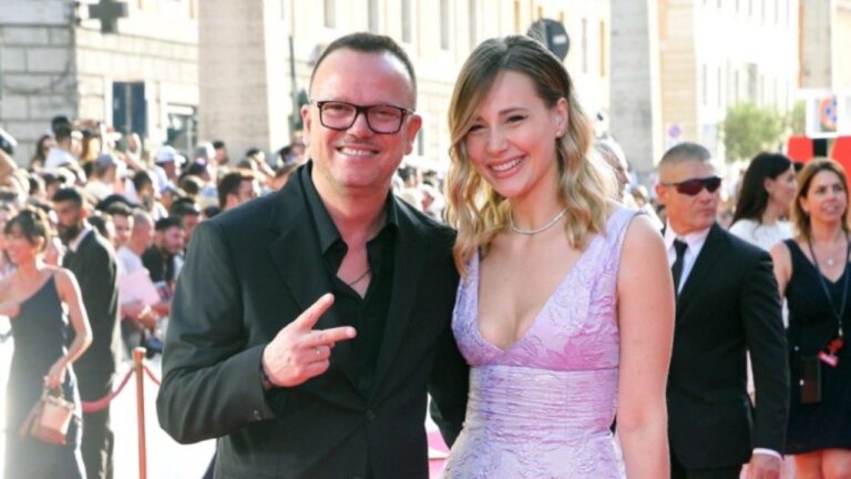 Gigi D'Alessio: prima volta sul red carpet con la compagna