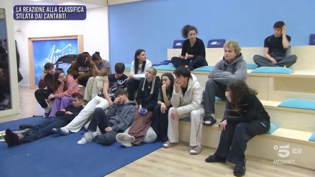 Amici 23, Ayle rosica e toppa: Martina lo rimette al suo posto