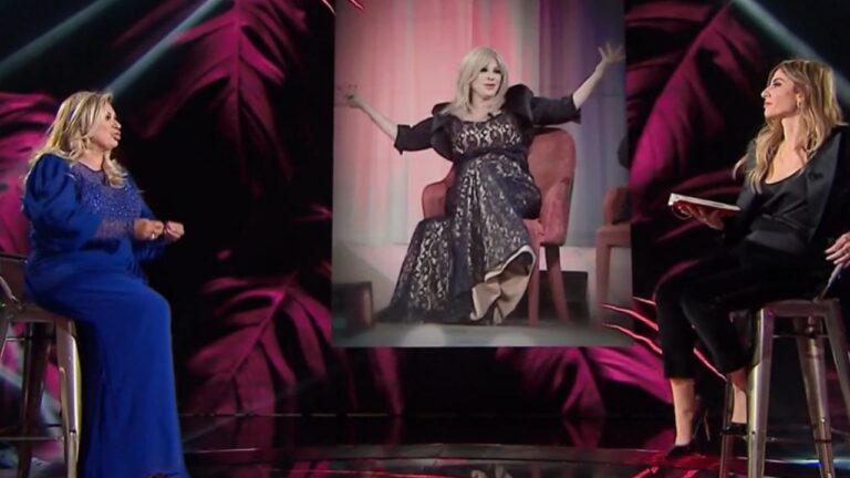 Tina Cipollari iconica a Belve: schiettezza e autoironia armi vincenti