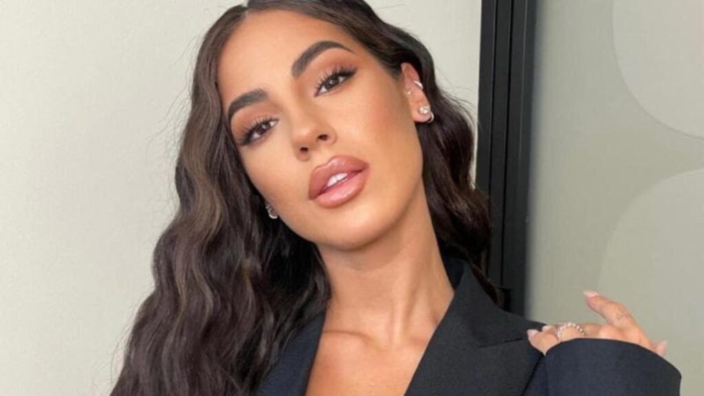 Giulia De Lellis una furia, fake news sulla figlia: "Scioccata, è ...
